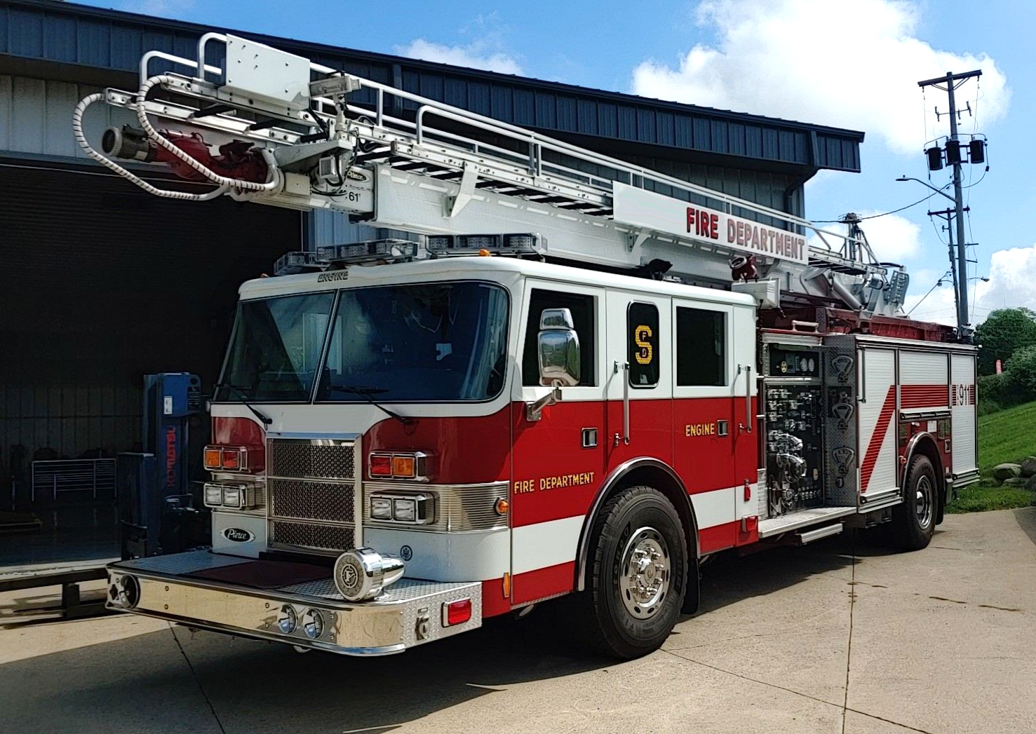 2000 PIERCE SKY BOOM 61' LADDER QUINT 1250/600 - Command Fire Apparatus