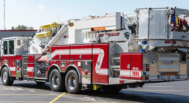 SOLD SOLD SOLD 2005 KME 95' Mid-Mount Aerial Platform Quint - Command ...