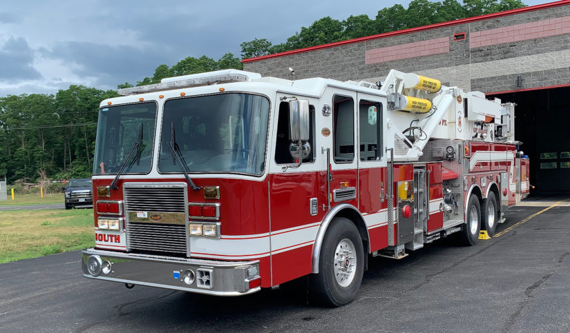 SOLD SOLD SOLD 2005 KME 95' Mid-Mount Aerial Platform Quint - Command ...