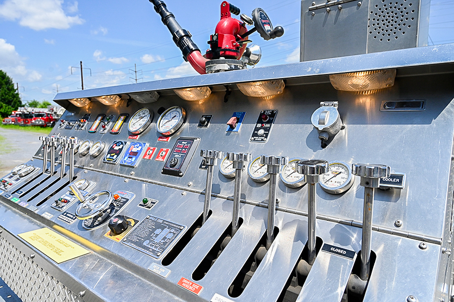 Sold sold sold 2004 KME 1500/1000 STAINLESS STEEL Pumper - Command Fire ...