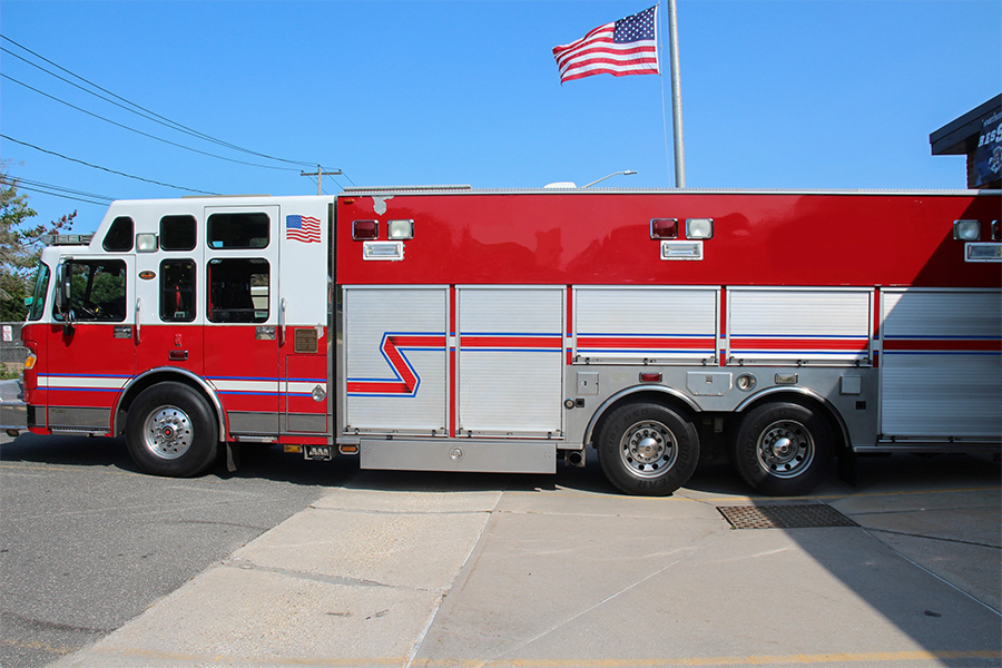 2005 SPARTAN STAINLESS STEEL HEAVY DUTY WALK-IN RESCUE - Command Fire ...