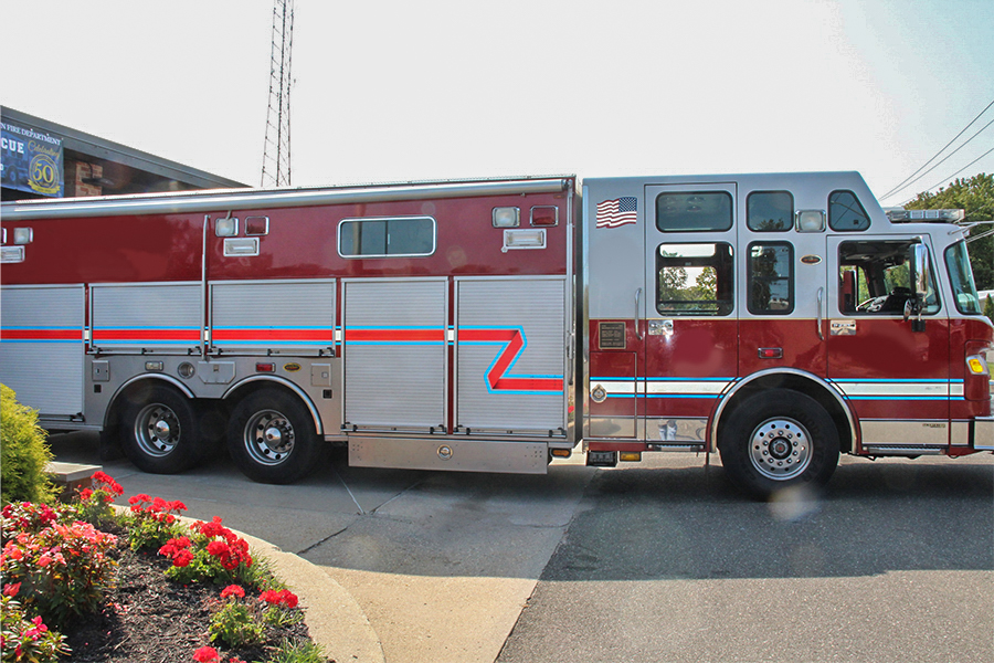 2005 SPARTAN STAINLESS STEEL HEAVY DUTY WALK-IN RESCUE - Command Fire ...