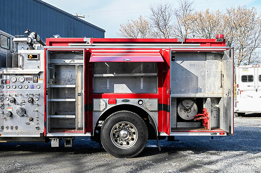 SOLD SOLD 2005 E-One 1500/1000 Rural Pumper - Command Fire Apparatus